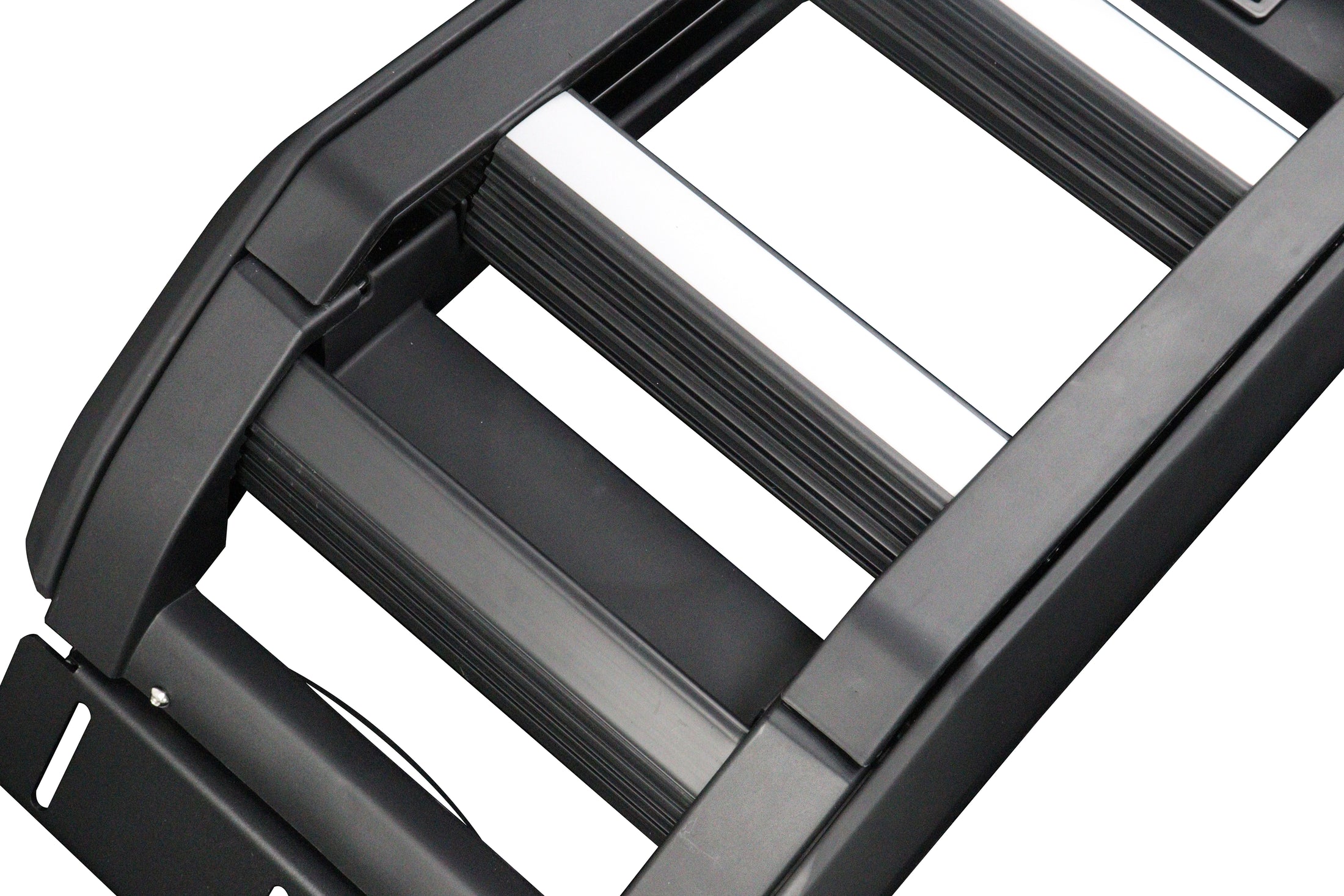 JETOUR T2 DEFENDER DESIGN LADDER SL – Elite International Motors LLC